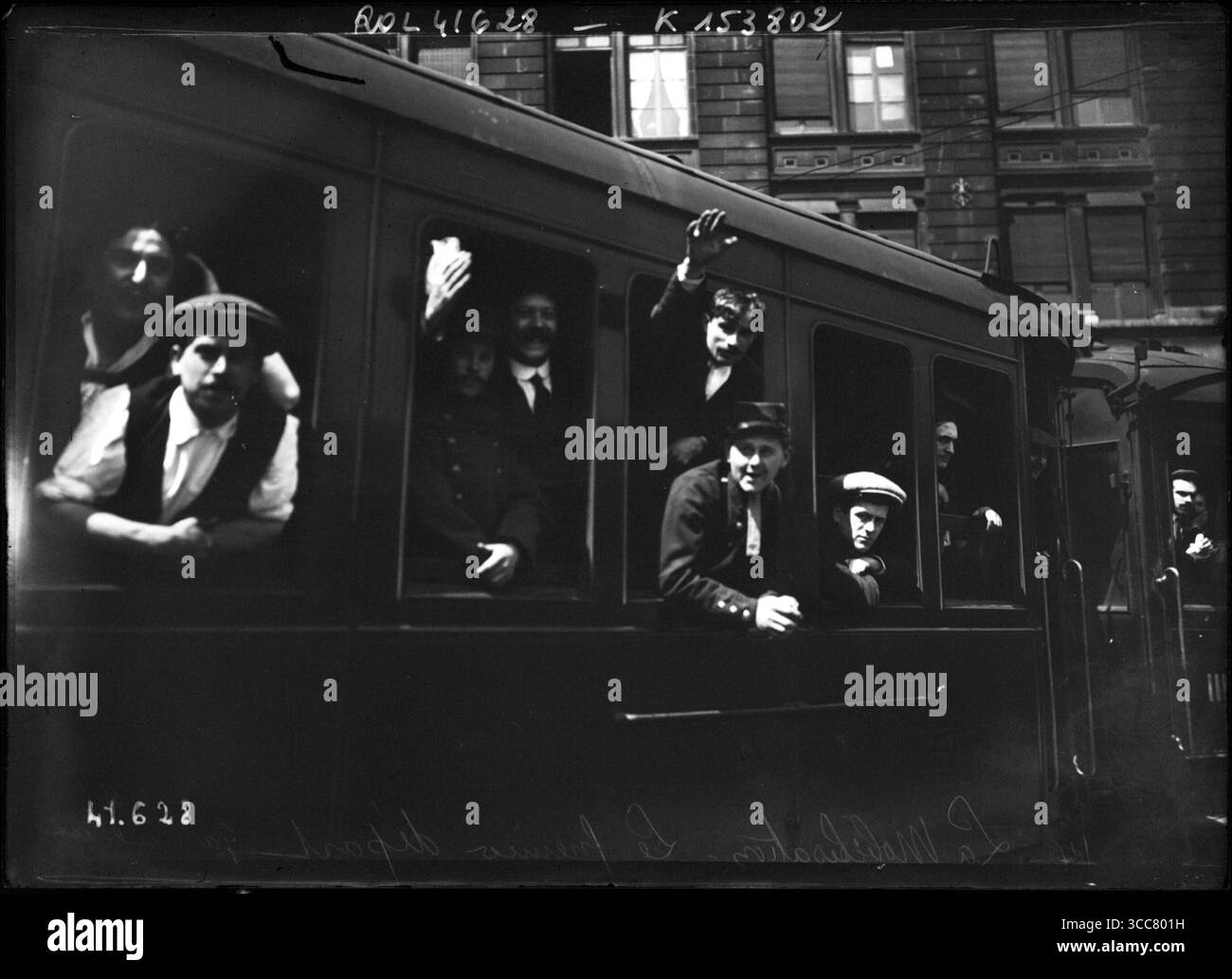 First world war railway station paris soldiers hi-res stock photography ...