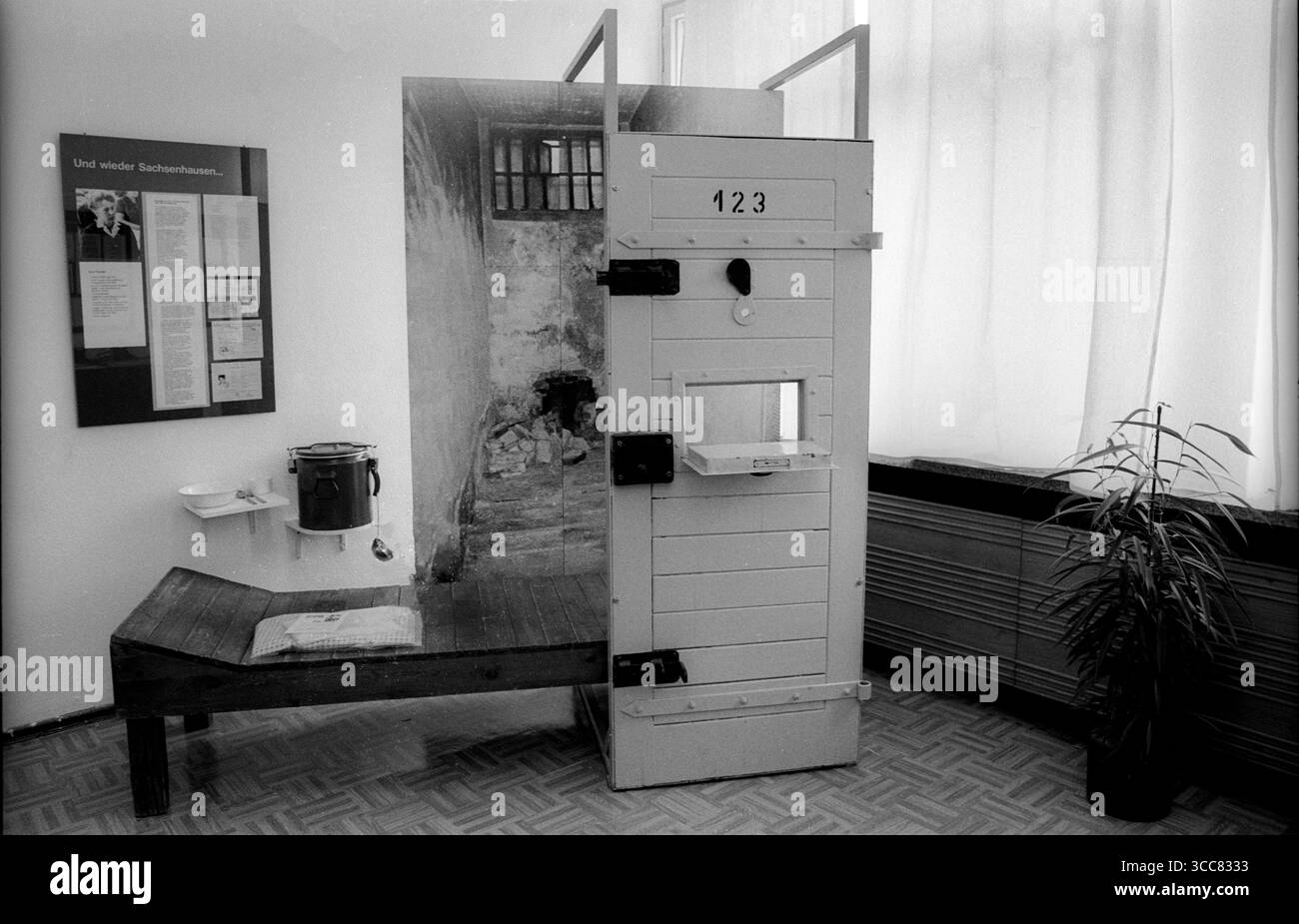 Stasi - Museum Deutschland, Berlin, 15.06.1992, Forschungs - und ...