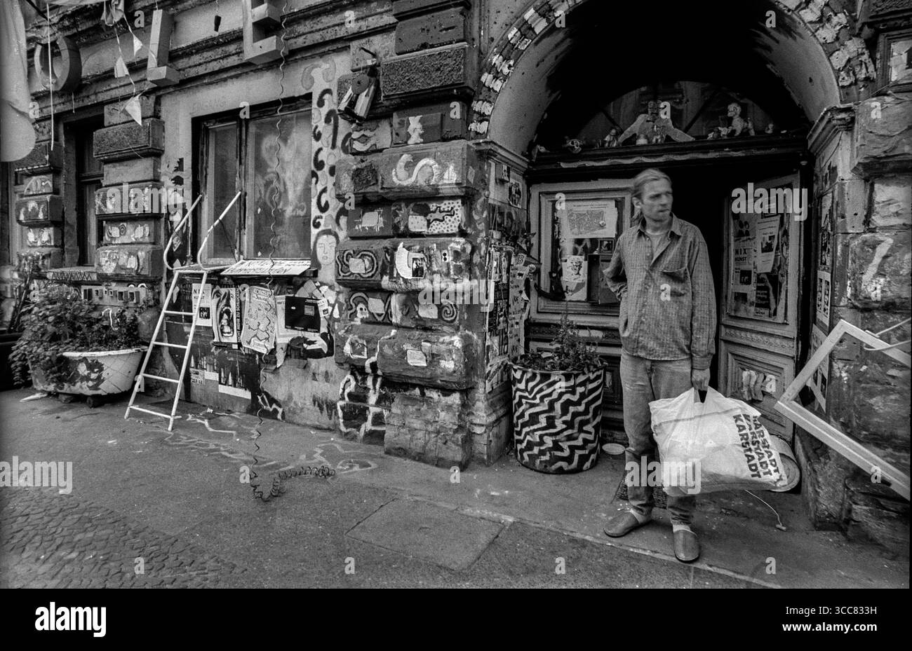 Kunst Aktion: 37 Räume Deutschland, Berlin, 14.06.1992, Eingang zu KuLe ...
