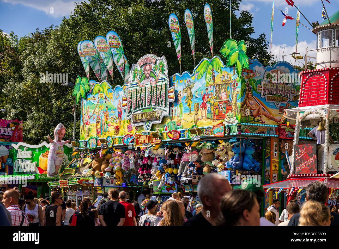 Crange, Herne, Germany. 10 August 2025. Cranger Kirmes funfair, largest ...