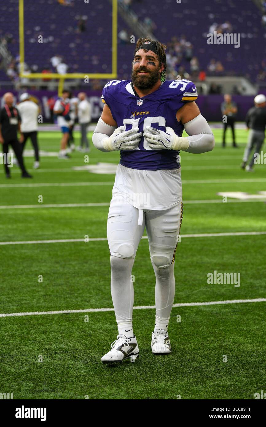 Minnesota Vikings linebacker Tyler Batty (96) against the Minnesota ...