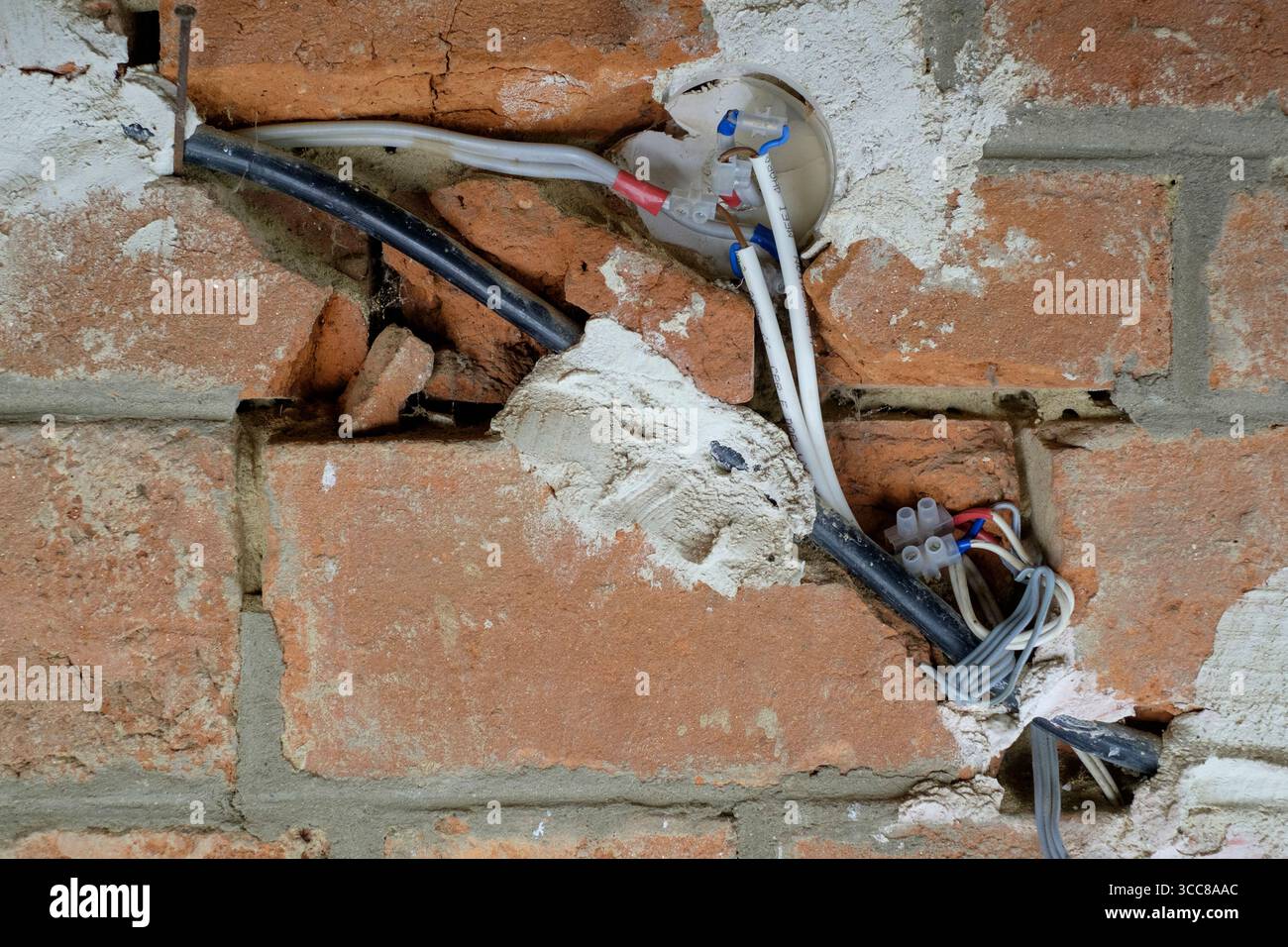 Touching copper wires hi-res stock photography and images - Alamy