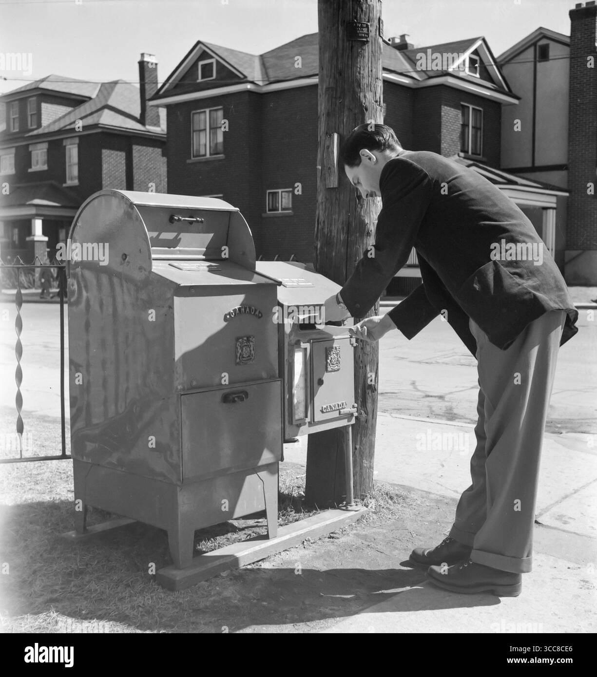 1950s canada Black and White Stock Photos & Images - Alamy