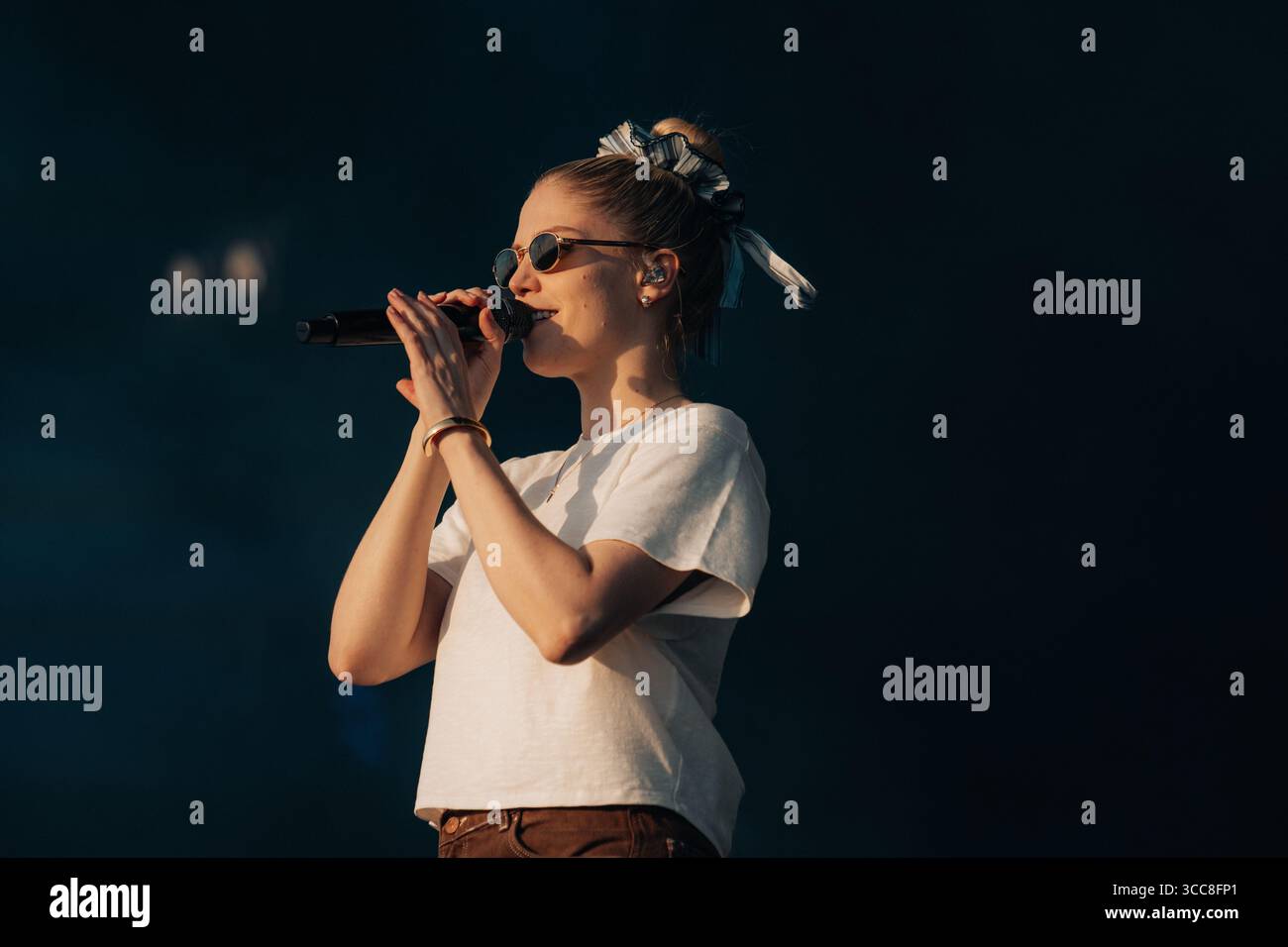 Newquay, Cornwall, UK. 10/08/2025. London Grammar live concert at ...