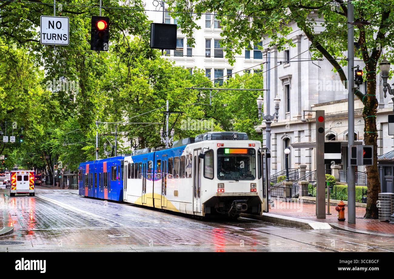 Portland heritage rail hi-res stock photography and images - Alamy
