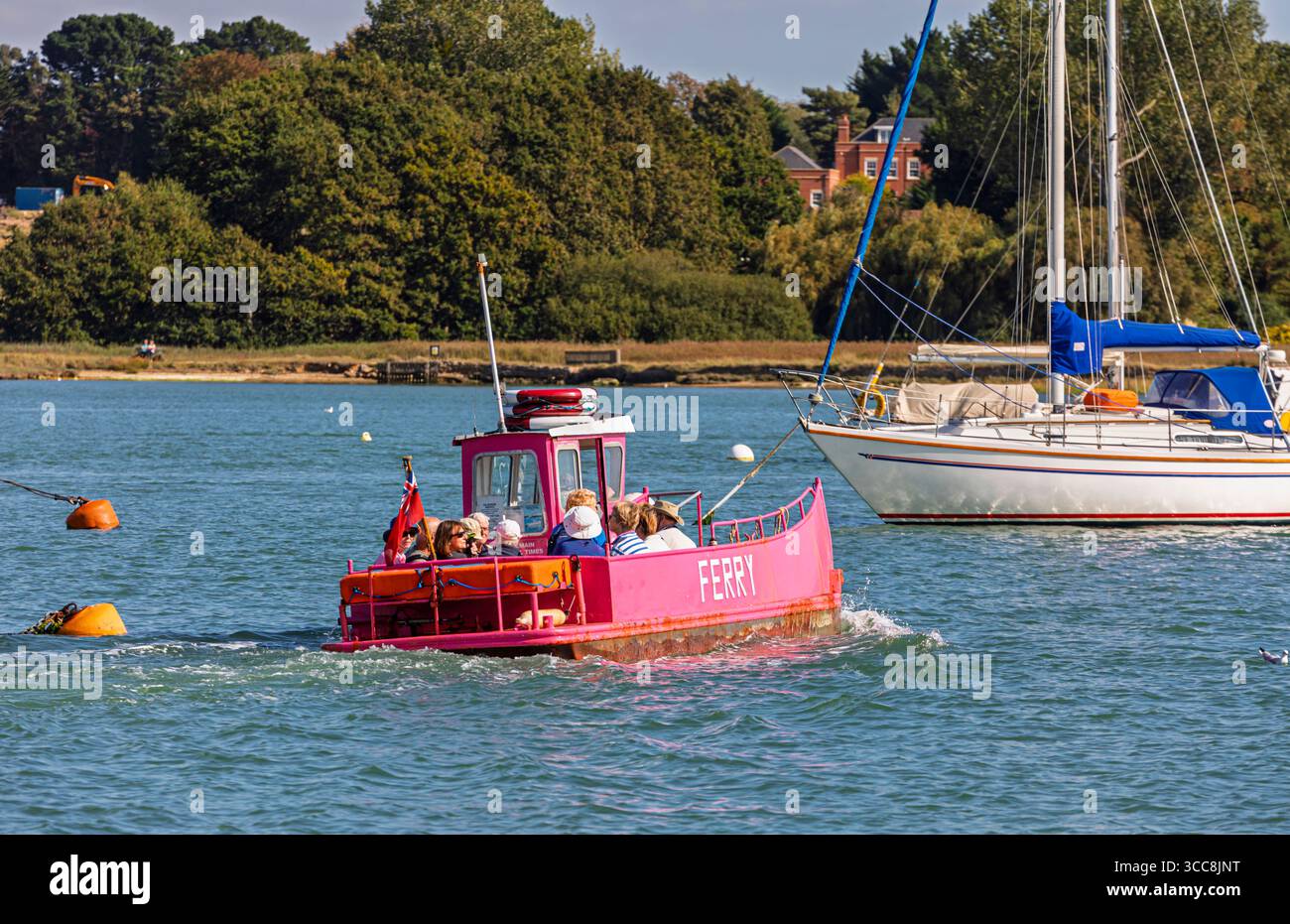 Solent hamble river hi-res stock photography and images - Alamy