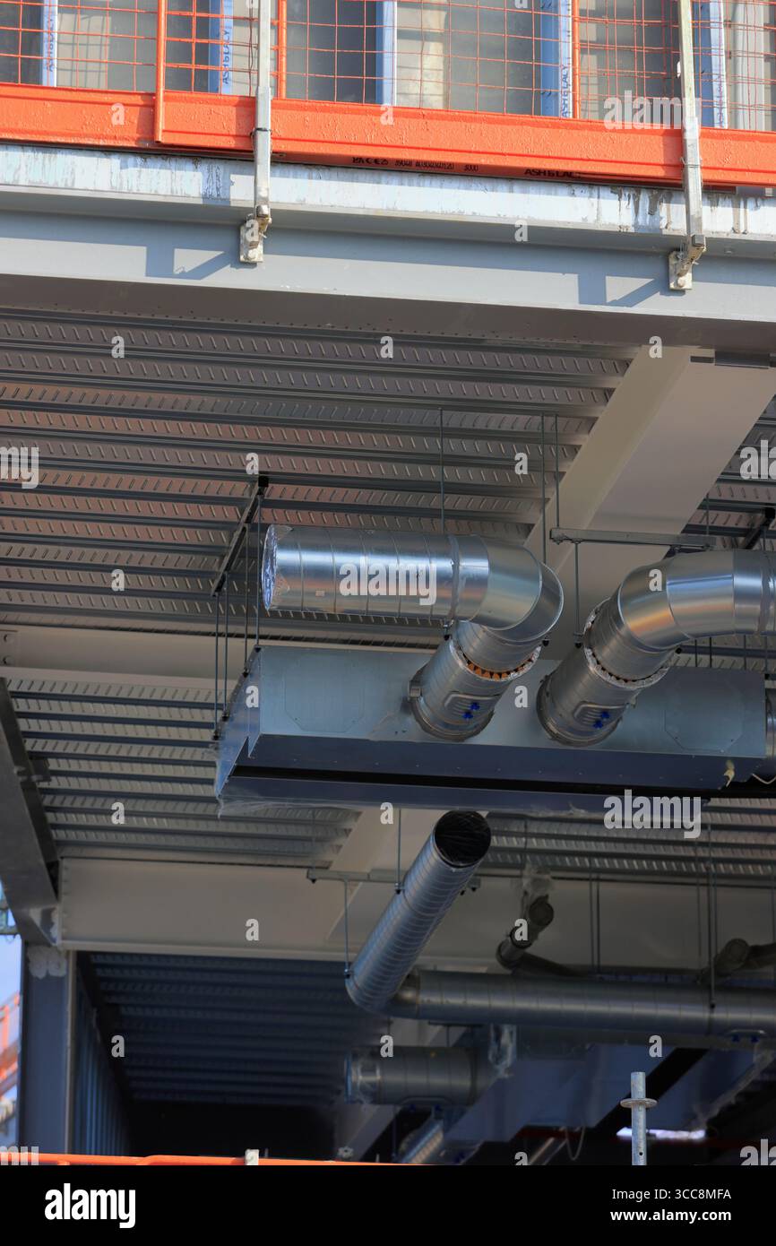 Underside metal decking hi-res stock photography and images - Alamy