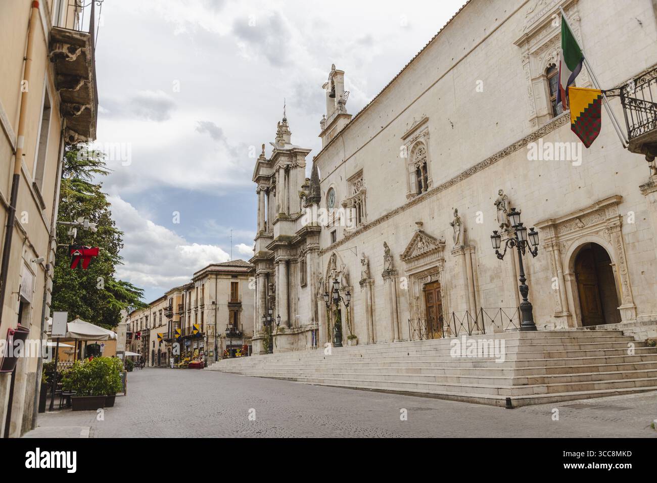 Italy the ancient stone buildings rise majestically hi-res stock ...