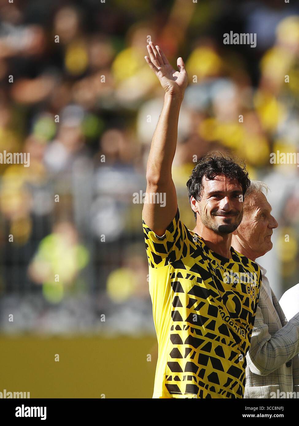 DORTMUND - Mats Hummels of Borussia Dortmund bids farewell during a ...