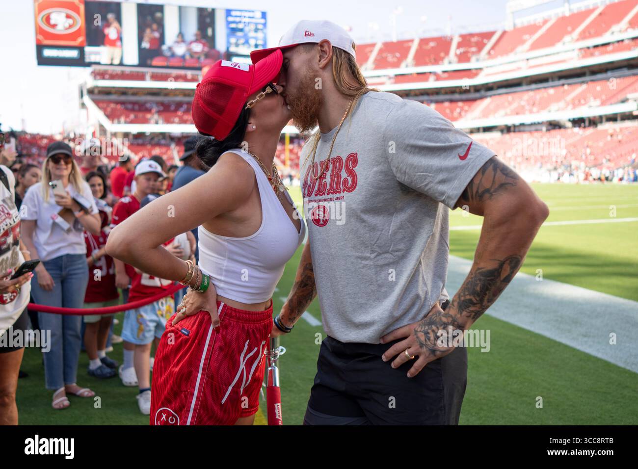 Aug 9, 2025; Santa Clara, California, USA; San Francisco 49ers tight ...