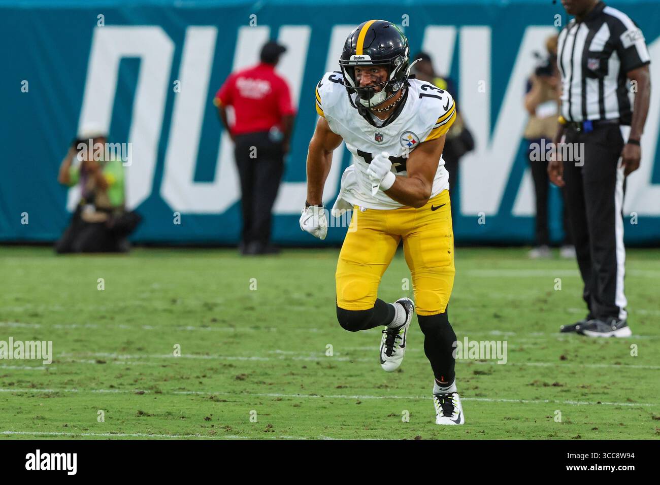 Pittsburgh Steelers wide receiver Scotty Miller (13) in action during ...