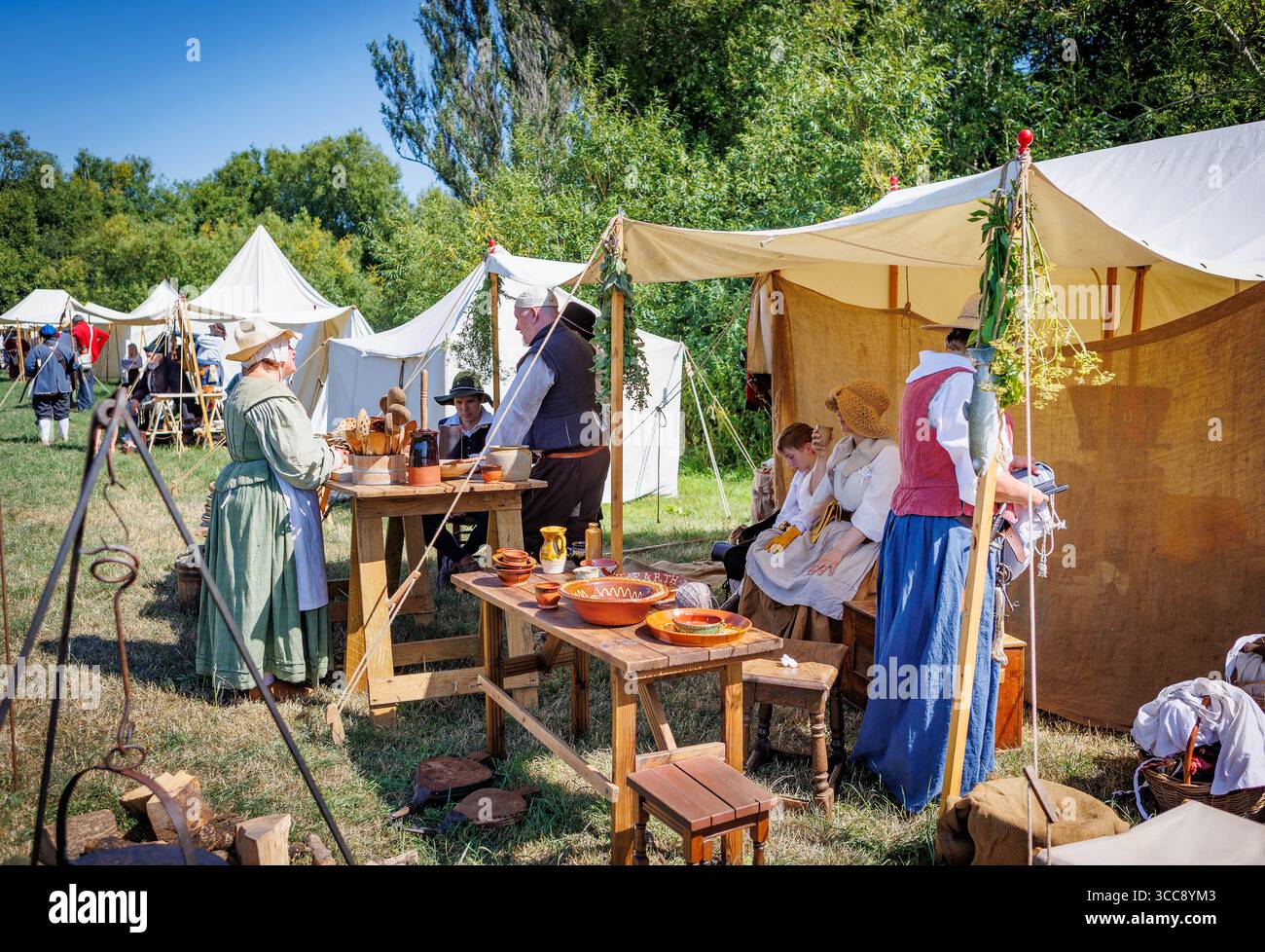 The Sealed Knot re-enacted the 17th century civil war of Culcheth in ...