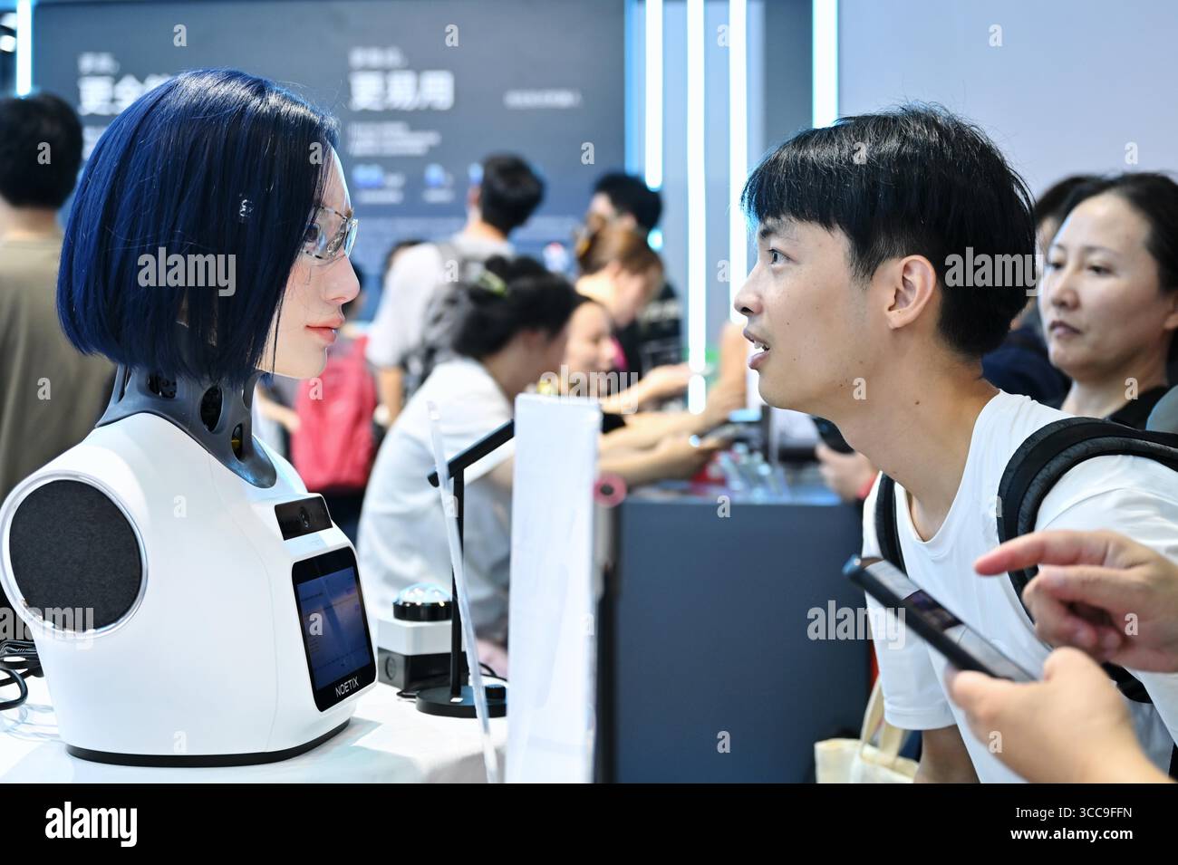 **CHINESE MAINLAND, HONG KONG, MACAU AND TAIWAN OUT** Lifelike bionic ...
