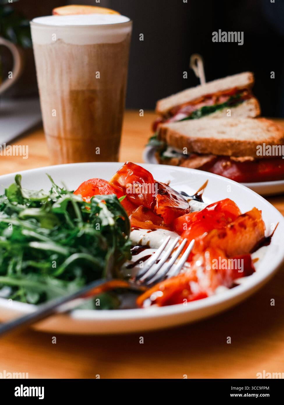 Cafe tomatoes hi-res stock photography and images - Alamy