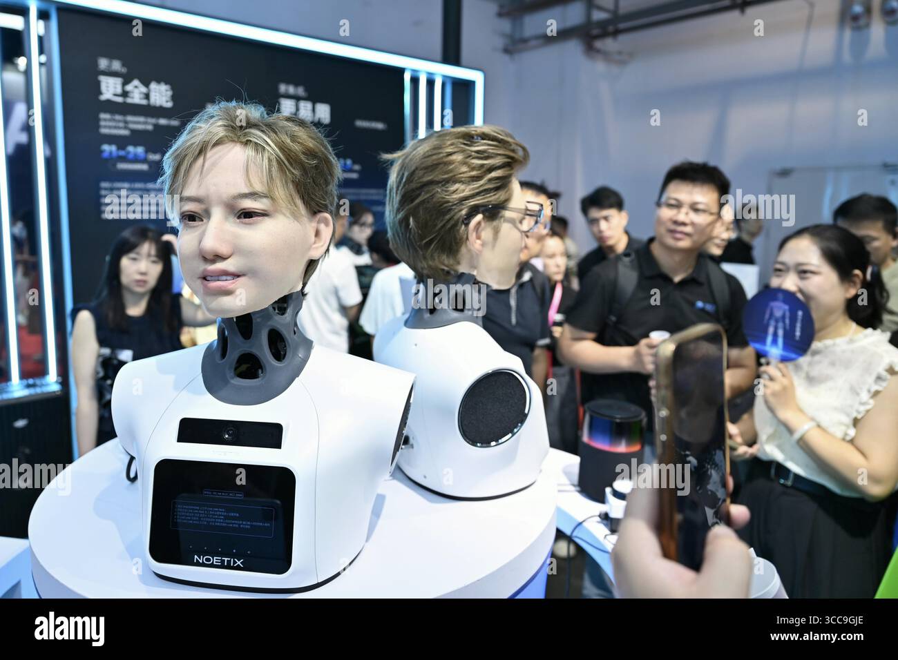 **CHINESE MAINLAND, HONG KONG, MACAU AND TAIWAN OUT** Lifelike bionic ...