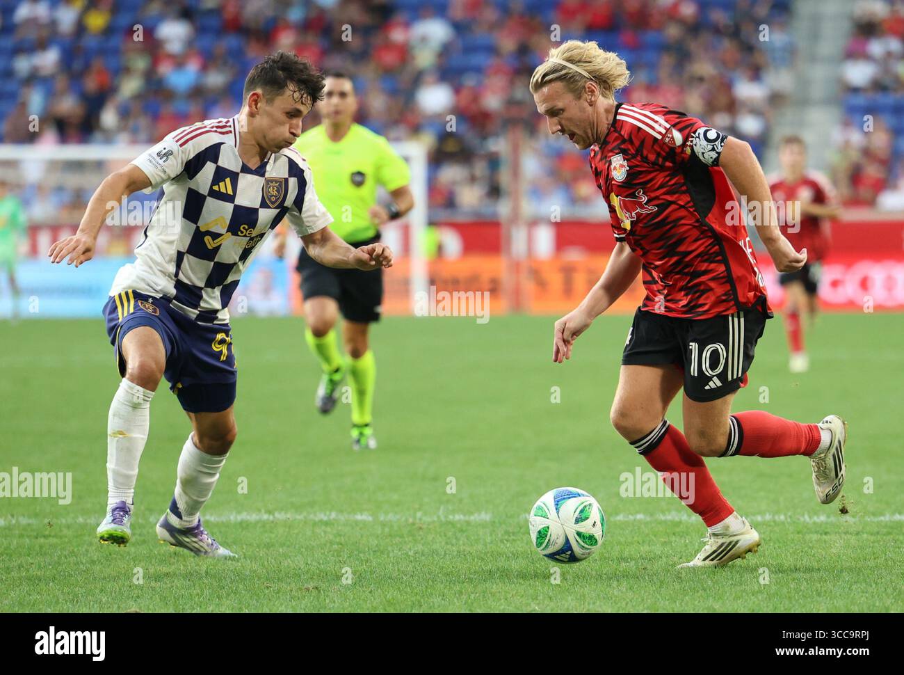 Noel Caliskan (midfielder, 92) and Emil Forsberg (midfielder, 10) at ...
