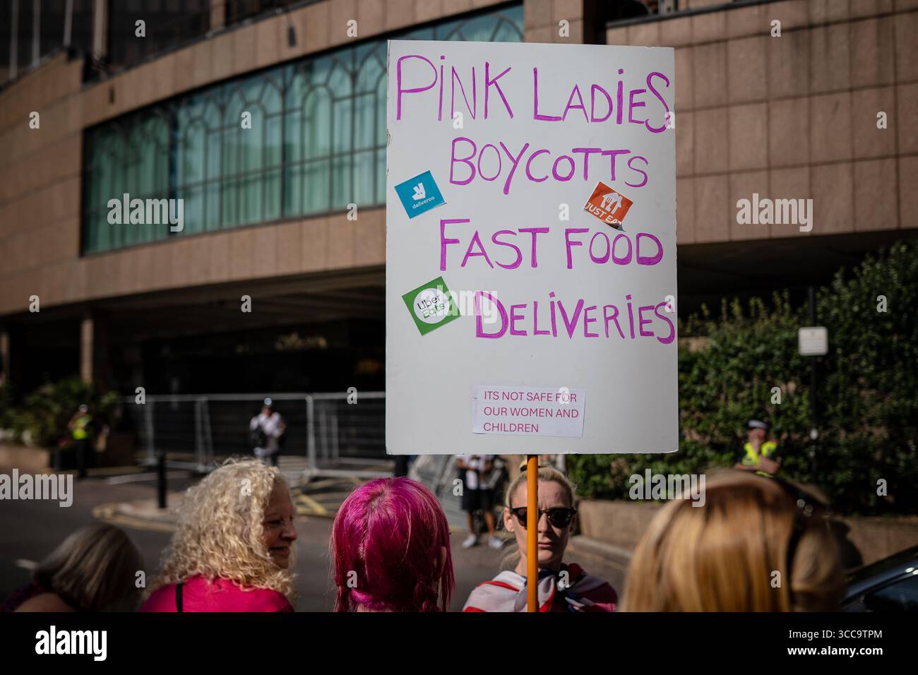 London, UK. 10th August 2025. 'Pink Ladies' movement join anti-migrant ...