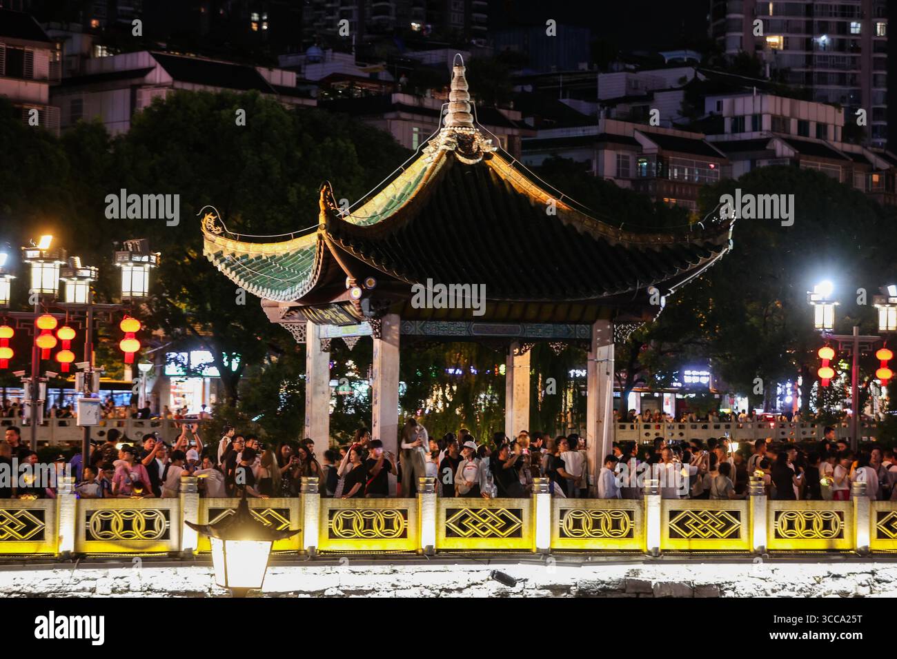 **CHINESE MAINLAND, HONG KONG, MACAU AND TAIWAN OUT** Tourists visit ...