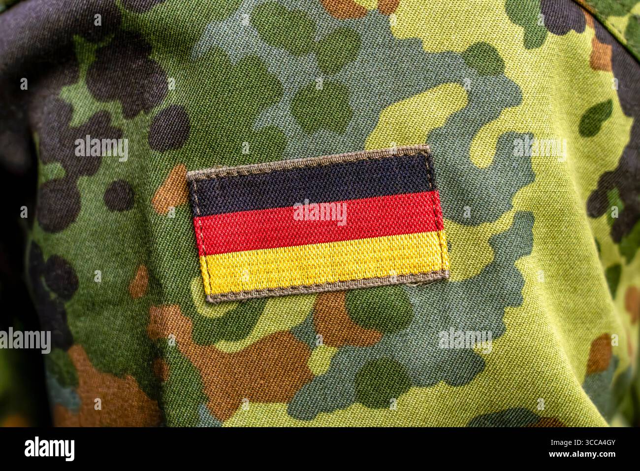 Flecktarn Muster auf der Uniform eines Bundeswehrsoldaten, Muster soll ...