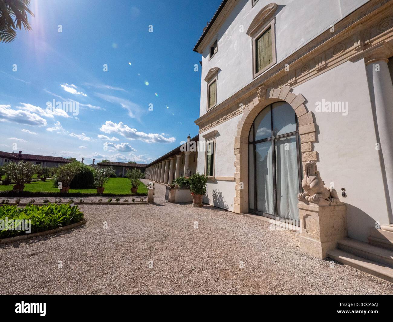 Villa Ghislanzoni Curti in Vicenza Elegant Venetian Villa in Italy ...