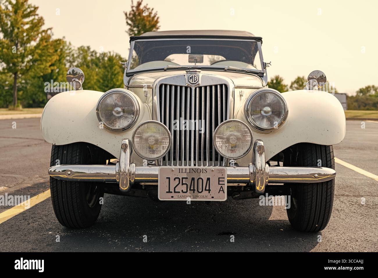 Chicago, Illinois, USA - September 08, 2024: 1954 MG TF retro sportscar ...