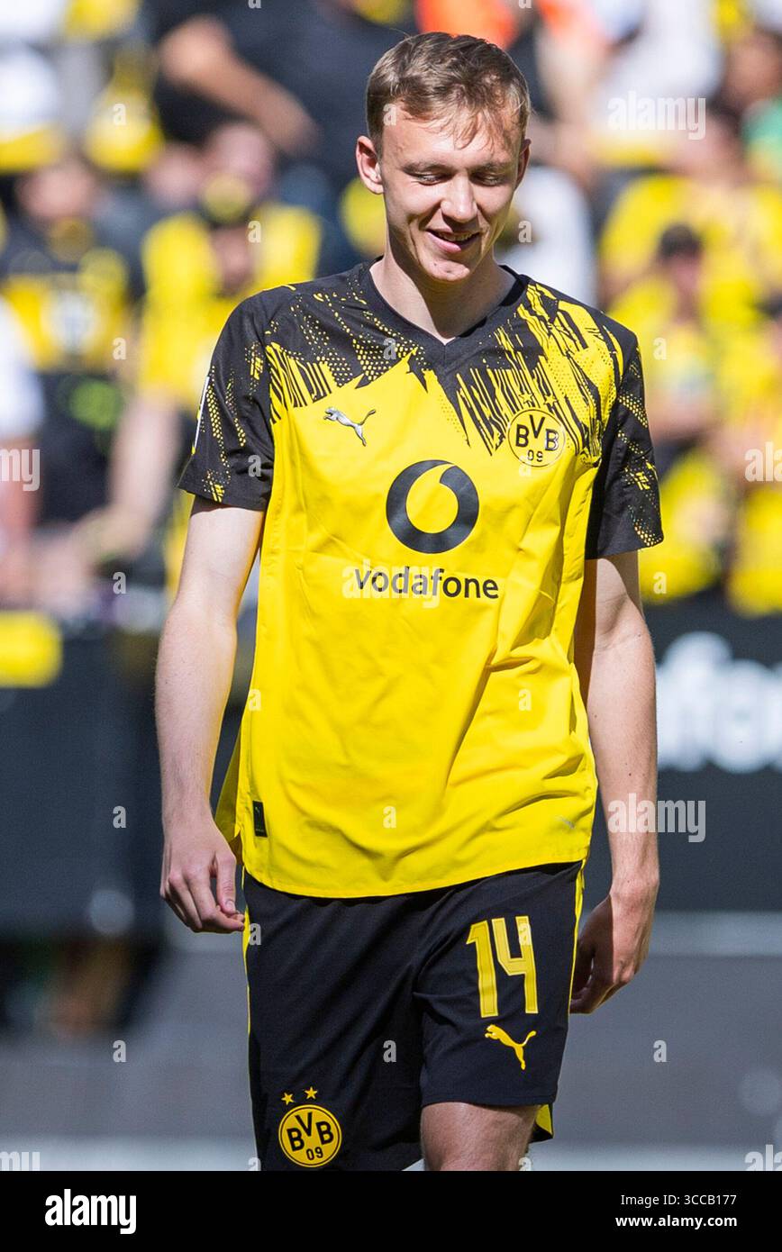 Maximilian Beier (Borussia Dortmund, 14) bei der Teamvorstellung vor ...