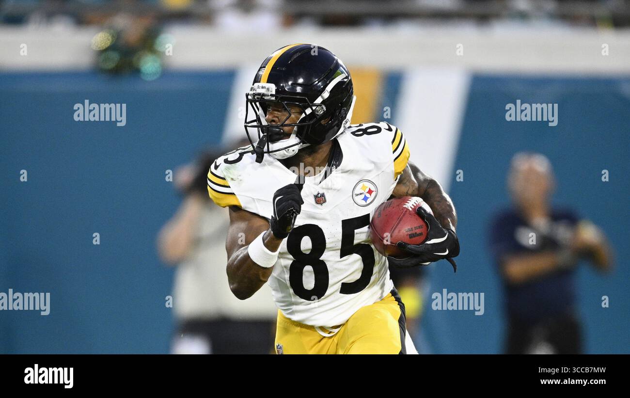 Pittsburgh Steelers wide receiver Ke'Shawn Williams (85) runs during ...