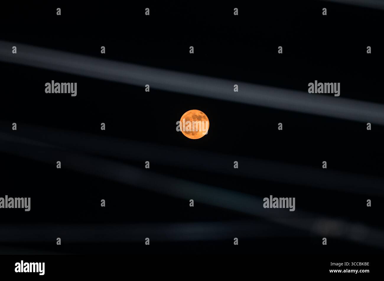 Super sturgeon moon silhouette hi-res stock photography and images - Alamy