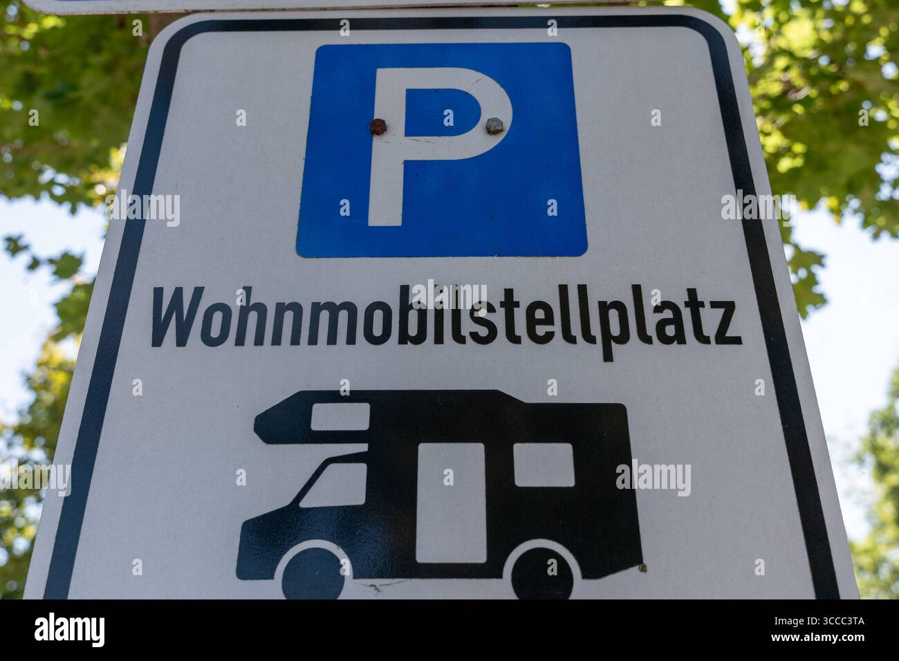 Verkehrszeichen Wohnmobilstellplatz 11.08.25, Selters: Symbolfoto ...