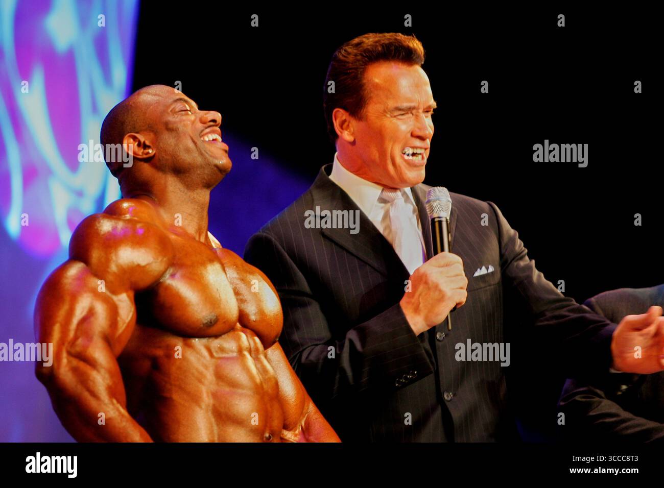 March 5, 2005, Columbus, Ohio, USA: Dexter Jackson winning the Arnold ...