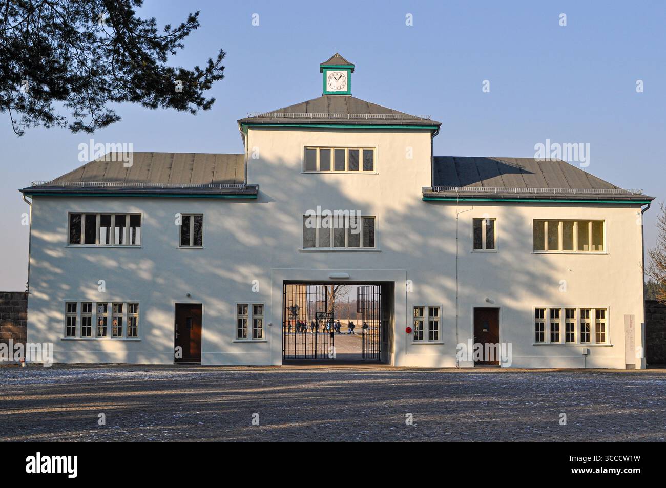 Sachsenhausen concentration camp main gate hi-res stock photography and ...