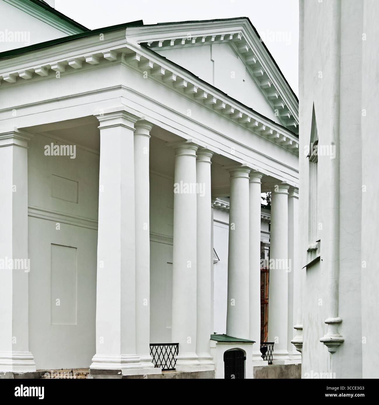 Doric columns structure hi-res stock photography and images - Alamy