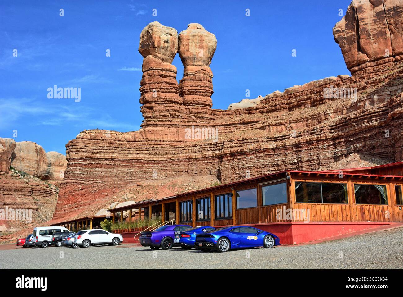 Desert valley surrounded rock hi-res stock photography and images - Alamy