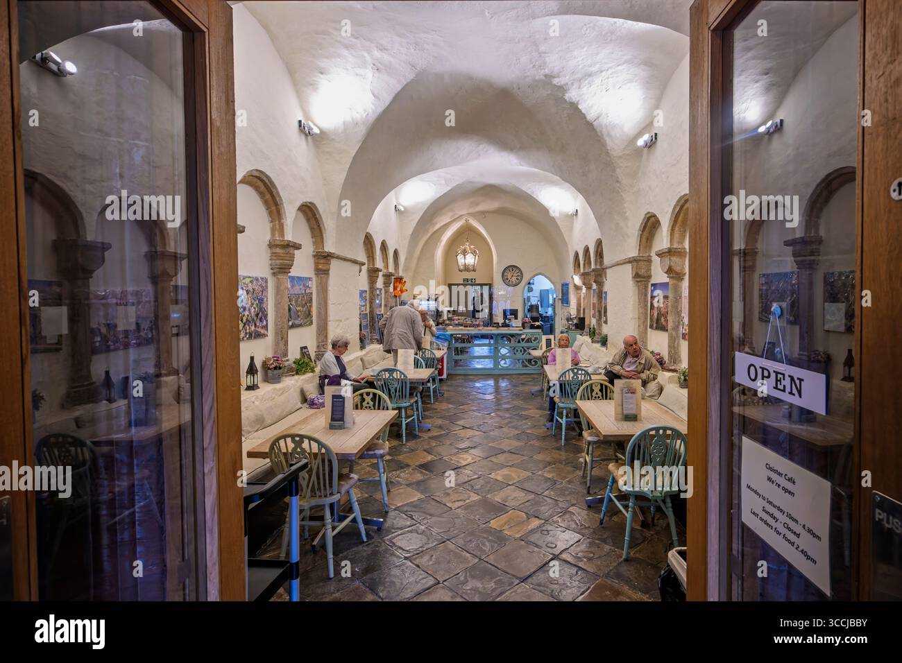 The Cloister cafe in Worcester Cathedral with vaulted ceiling in ...