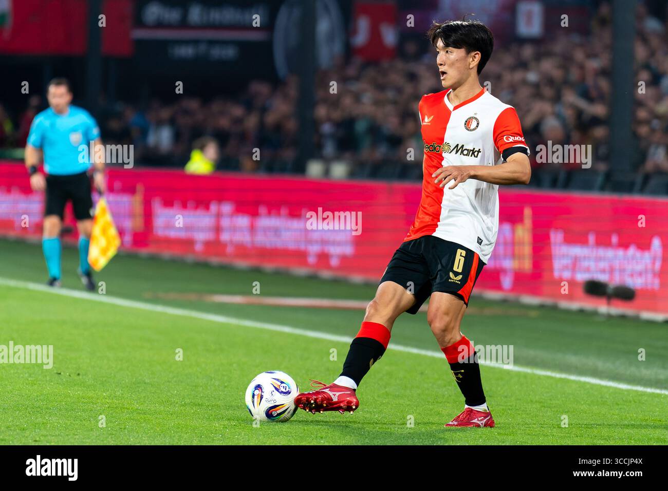 ROTTERDAM, NETHERLANDS - AUGUST 6: Inbeom Hwang of Feyenoord in action ...