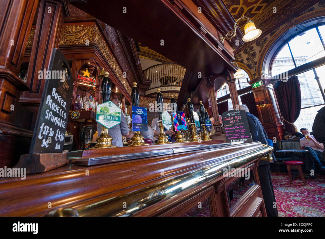 Guildford arms pub in edinburgh hi-res stock photography and images - Alamy