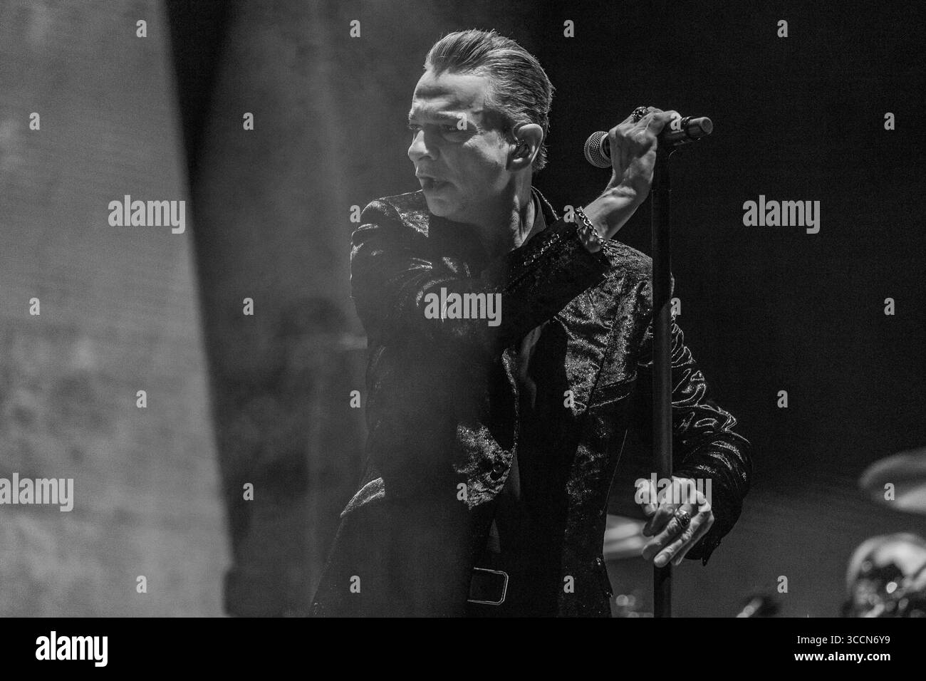 April 5, 2023, Chicago, Illinois, U.S: DAVE GAHAN of Depeche Mode ...