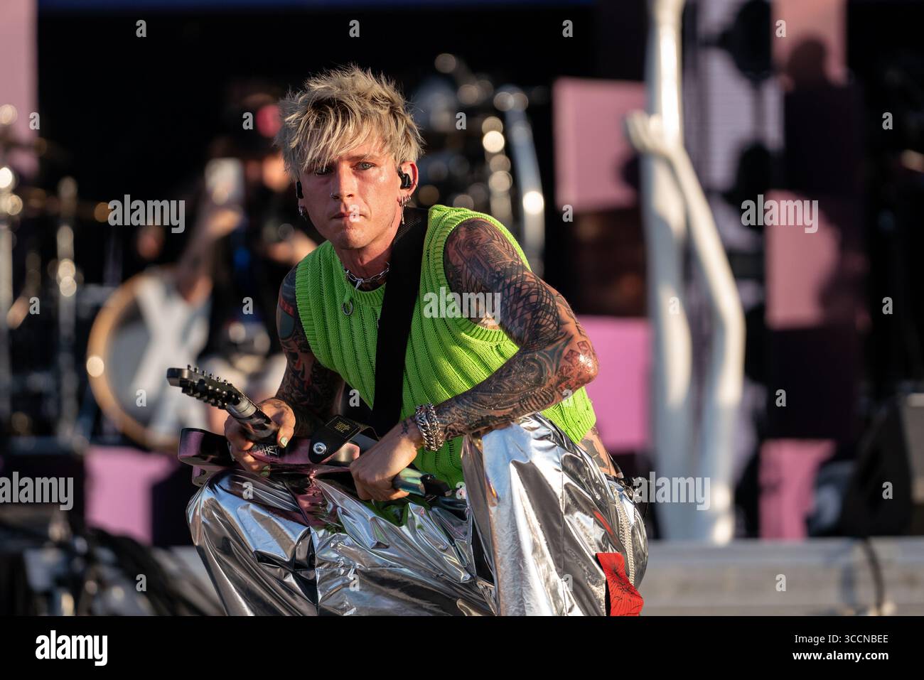Musician during performance 2023 hi-res stock photography and images ...