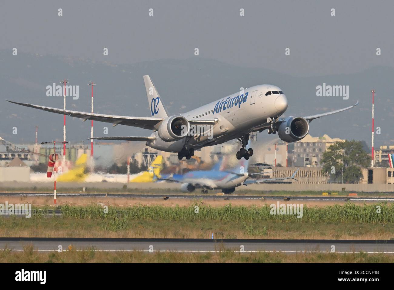 Boeing 787 dramliner hi-res stock photography and images - Alamy