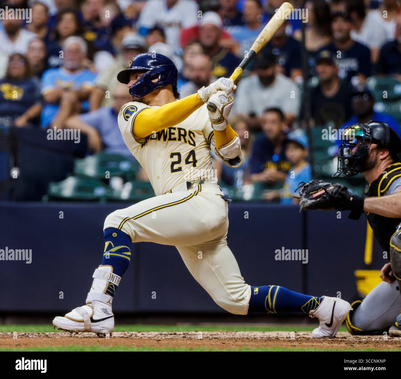 Milwaukee Brewers catcher William Contreras singles in the fourth ...