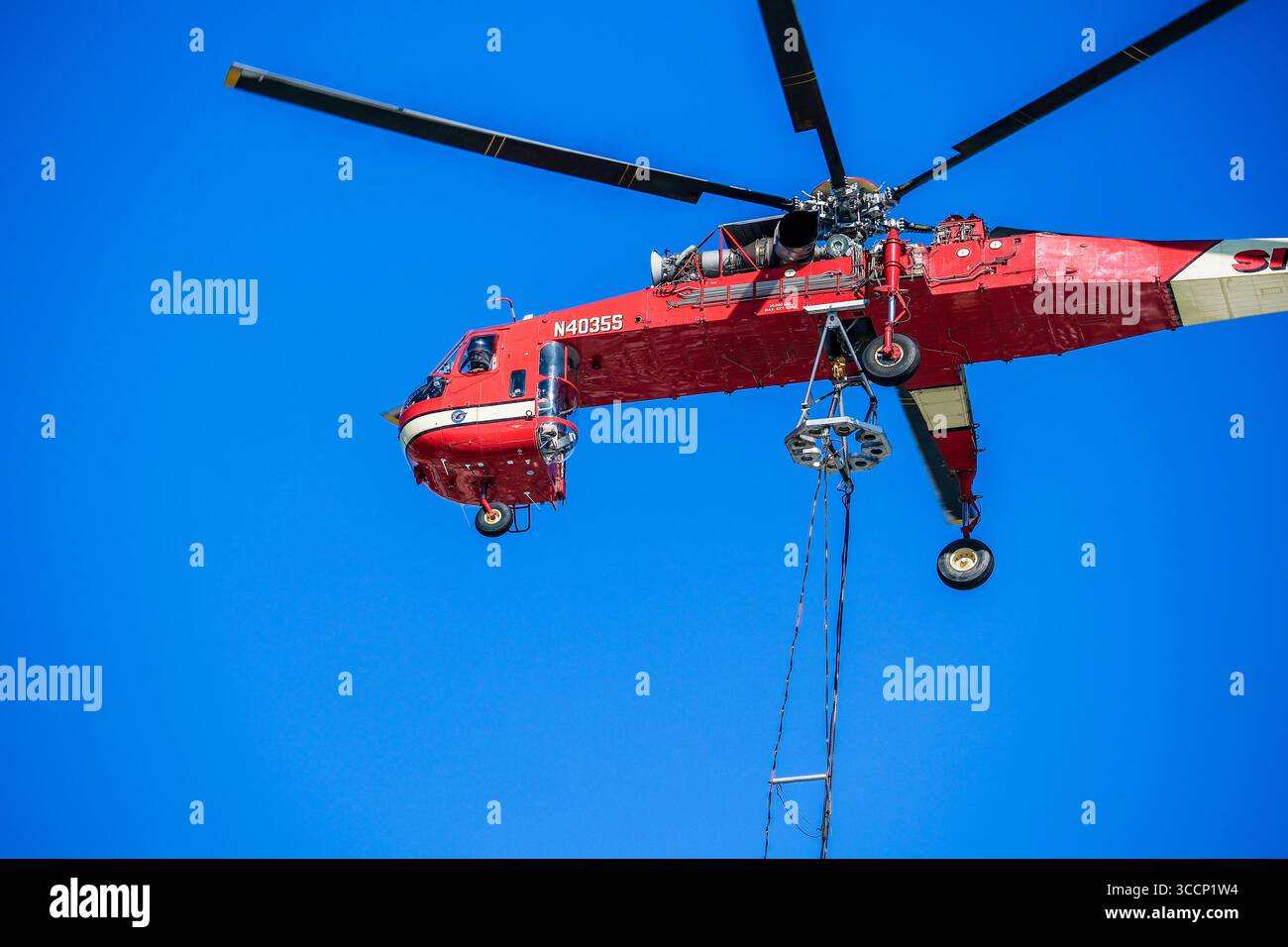 February 26, 2023, Minneapolis, Minnesota, USA: A Sikorsky S-64E ...
