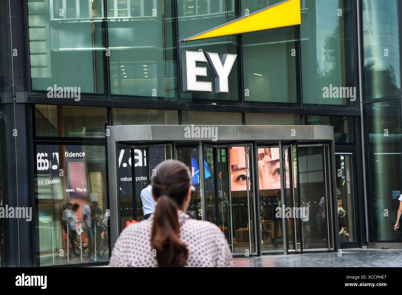 An exterior view of the Ernst & Young (EY) building in London. (Photo ...