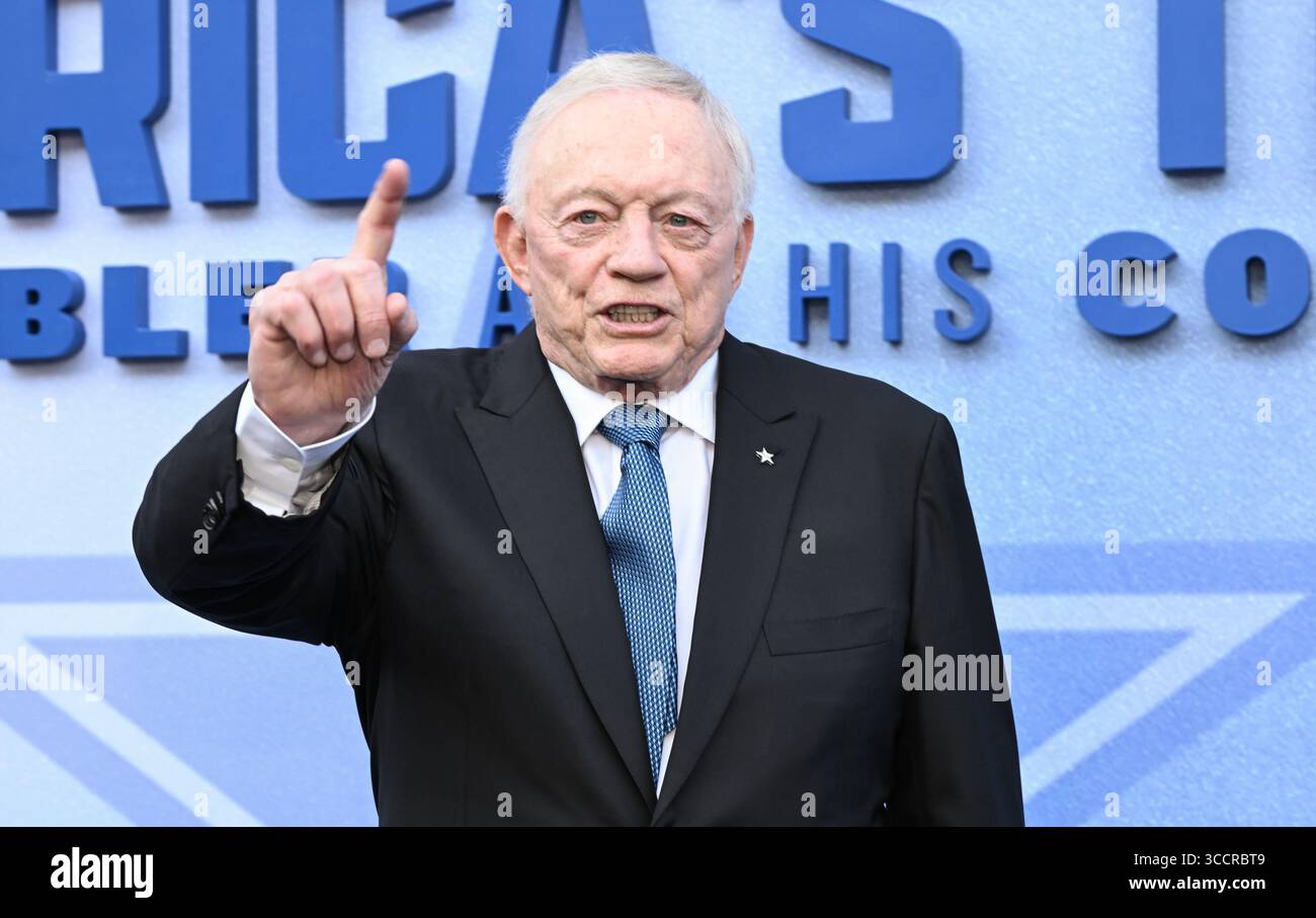 Jerry Jones arriving to Netflix’s 'America's Team: The Gambler and His ...