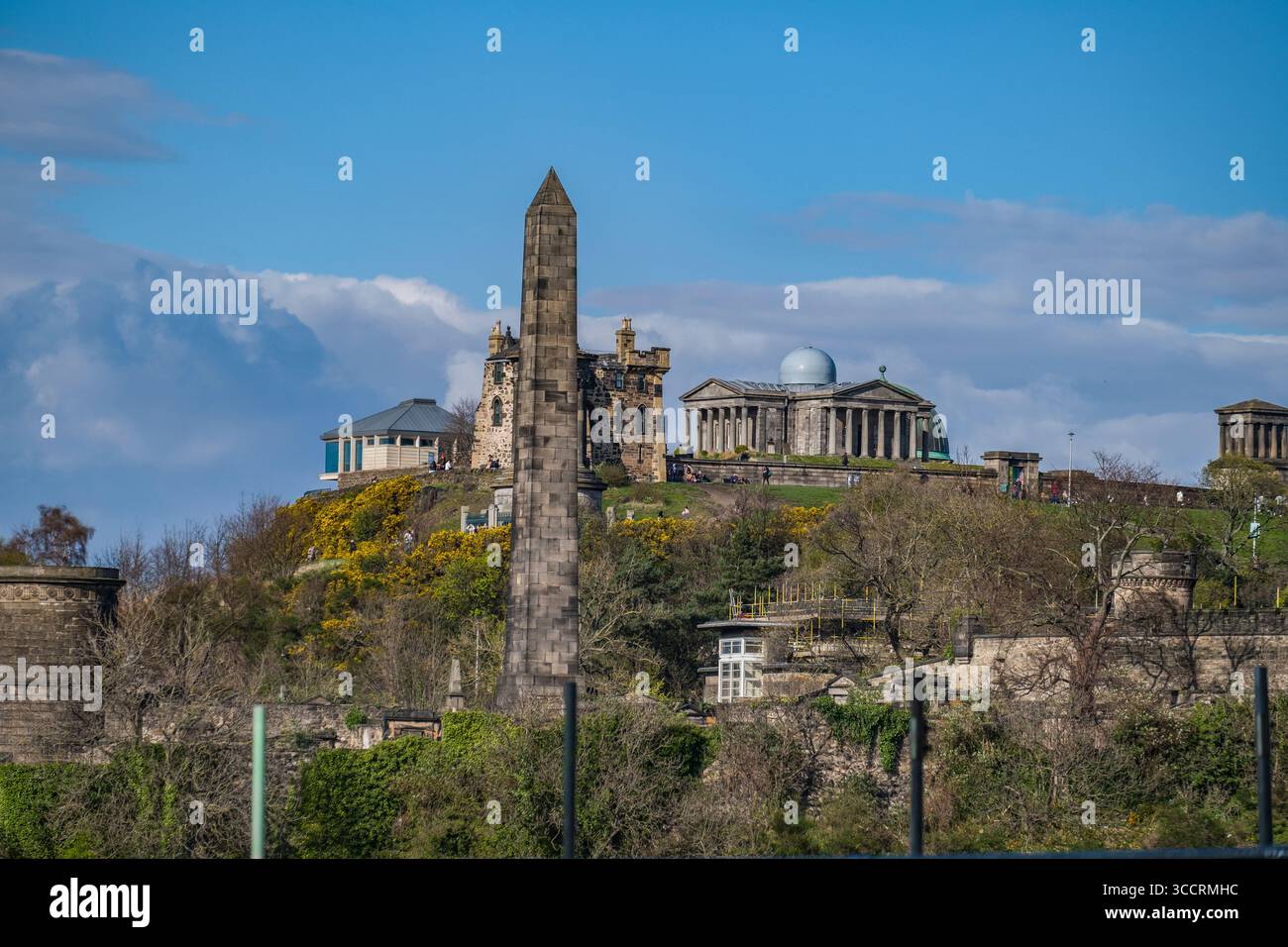 Martyrs of Reform Monument with the Lookout by Gardener's Cottage on ...