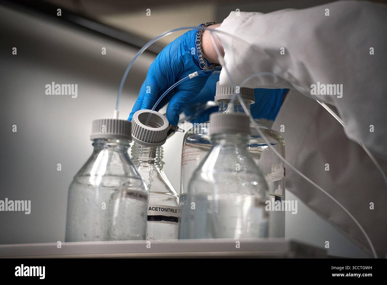 High performance liquid chromatograph hi-res stock photography and ...