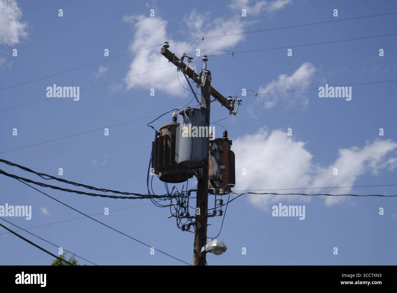LEWISTON/IDAHO STATE/USA Ruler american old wooden electric wire and ...