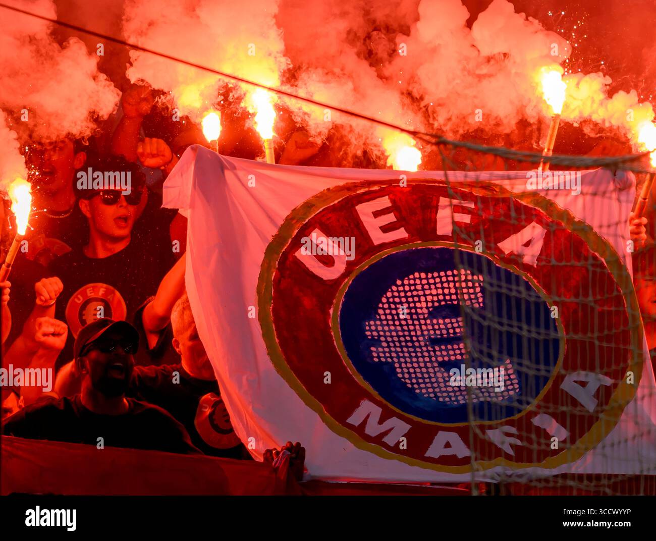 Crystal palace fans liverpool hi-res stock photography and images - Alamy