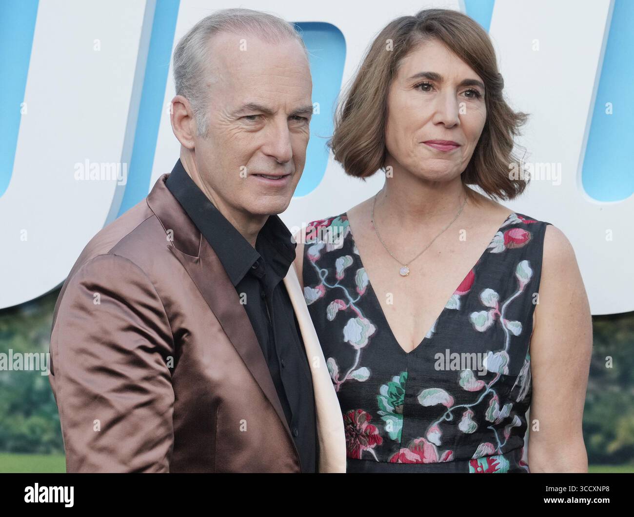 L r bob odenkirk and naomi odenkirk hi-res stock photography and images - Alamy