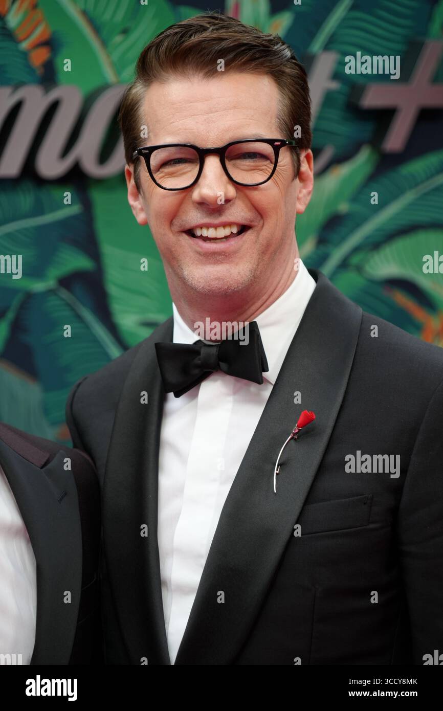 Sean hayes tony hi-res stock photography and images - Alamy