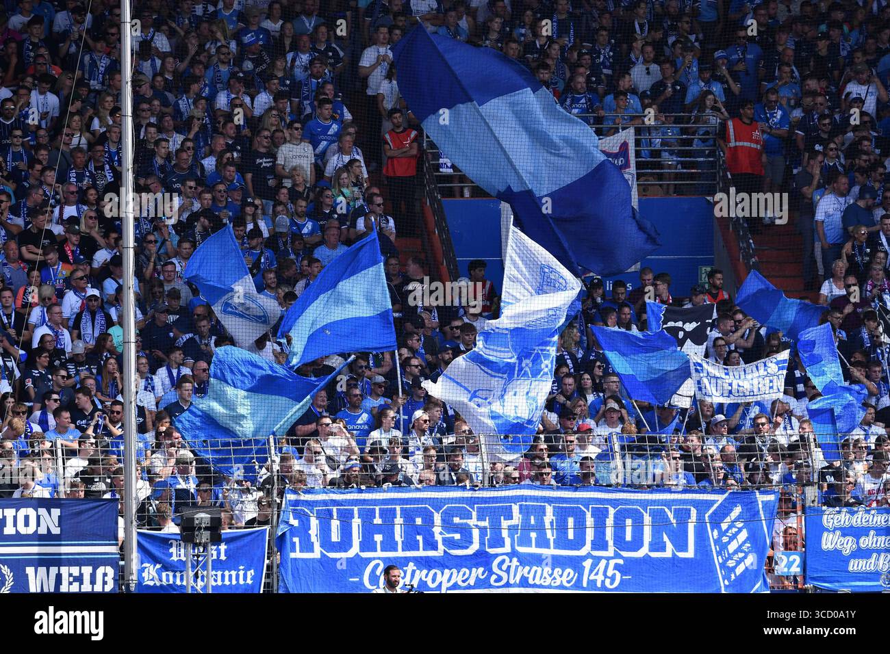 Vfl bochum fans hi-res stock photography and images - Alamy